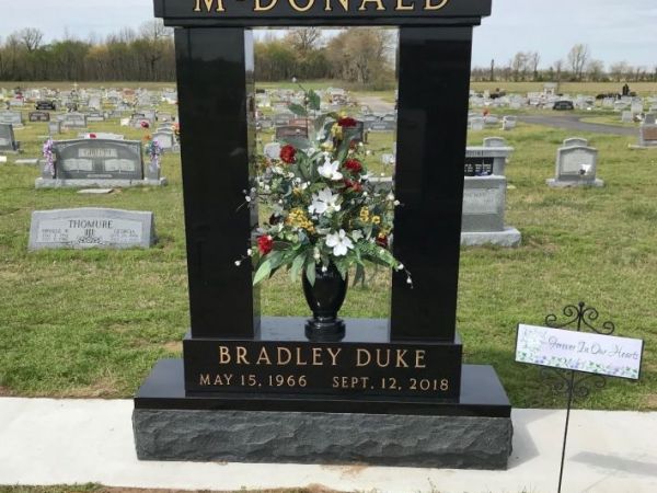 Christian Memorials & Signs | Dexter, MO